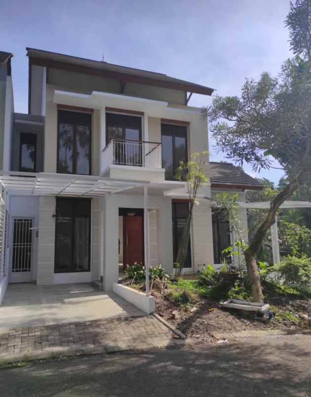 Rumah Strategis di Bogor Bogor Raya Lakeside Orchid Mansion