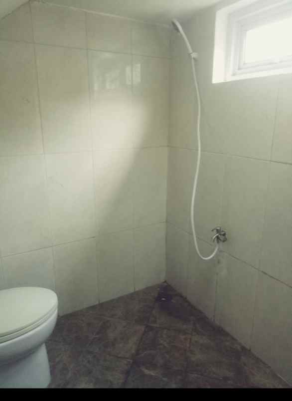 Rumah 2 Lantai Lokasi Akses Tol dan Stasiun di Sawangan Depok