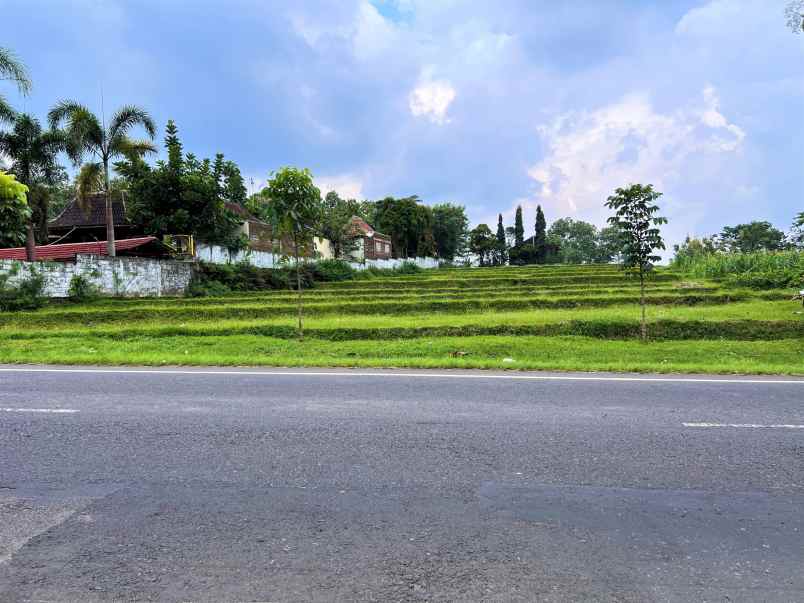 Dijual Tanah 2100m Jalan Raya Solo Tawangmangu