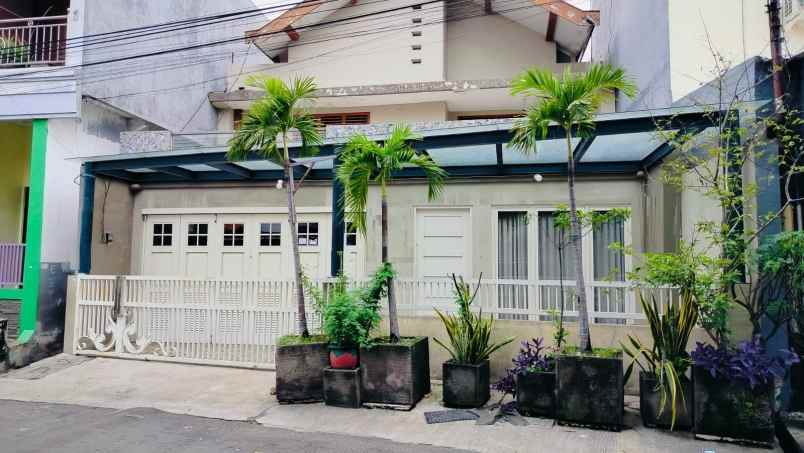 Rumah Dijual Kedung Klinter Tegalsari Surabaya Pusat Cocok untuk Usaha