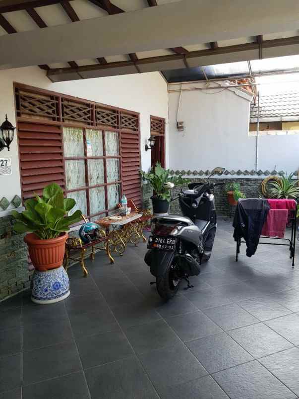 Rumah Second Terawat di Depok 2 Tengah