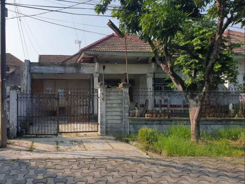 Rumah Manyar Indah Hitung Tanah