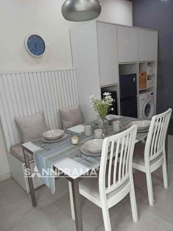 Rumah Scandinavian 900 Jutaan 2 Lantai dekat Pamulang